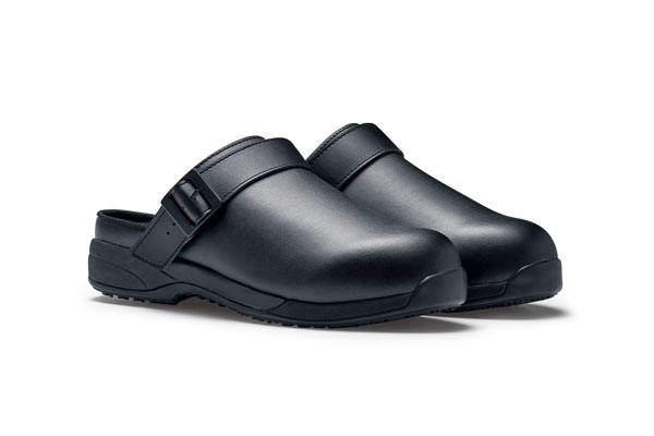 Find the Perfect Black Shoes for Restaurant Workers | SFC
