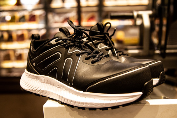 Best Shoes for Retail Workers: 5 Innovative Styles | SFC